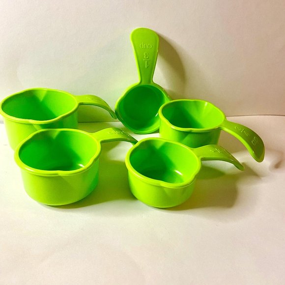 Kitchen | Tupperware Measuring Cups | Poshmark